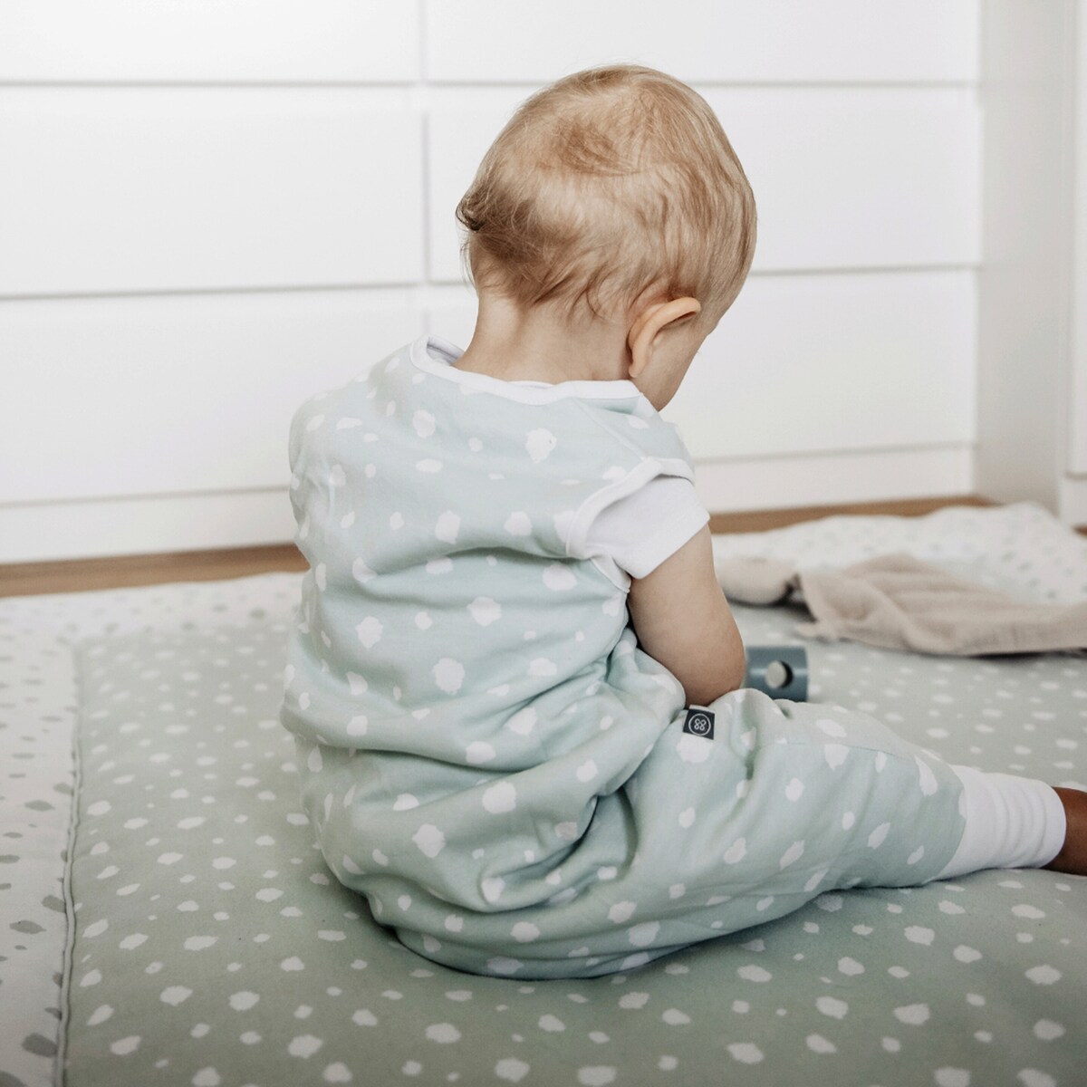 emma & noah - Ganzjahres-Sleepoverall 2.5 TOG - Punkte Mint